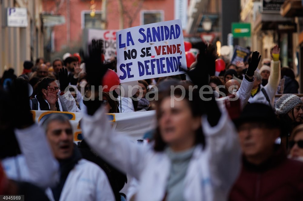 Médicos Madrileños Vuelven A Manifestarse Tras Dos Semanas Con La