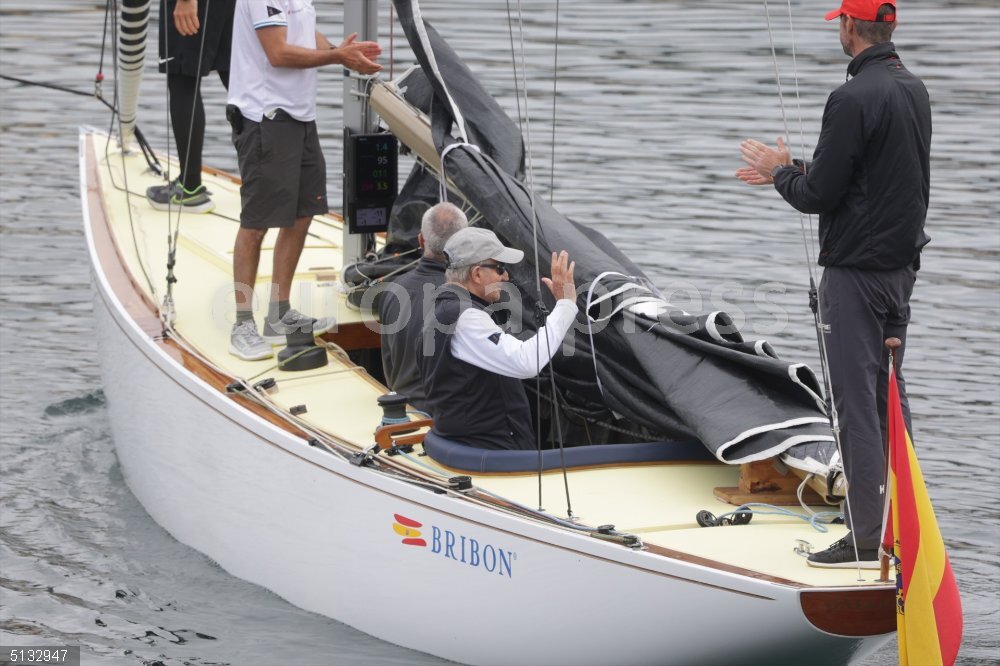 El Rey Juan Carlos Embarca Para Dar Comienzo A La Primera Jornada De